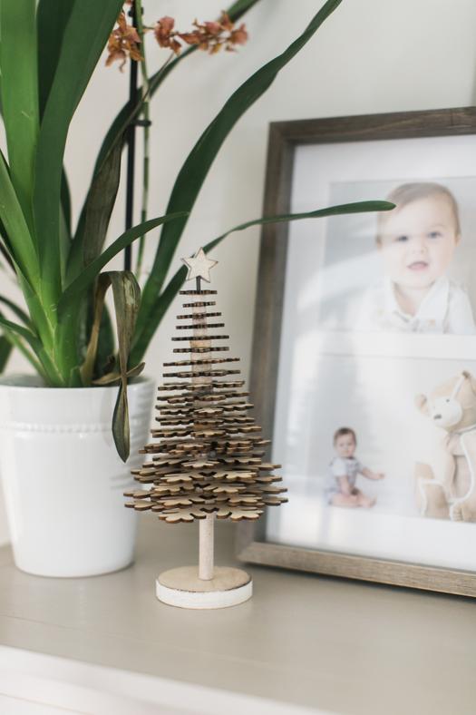 A Magical Holiday Home Tour with a Strong Mantel Game