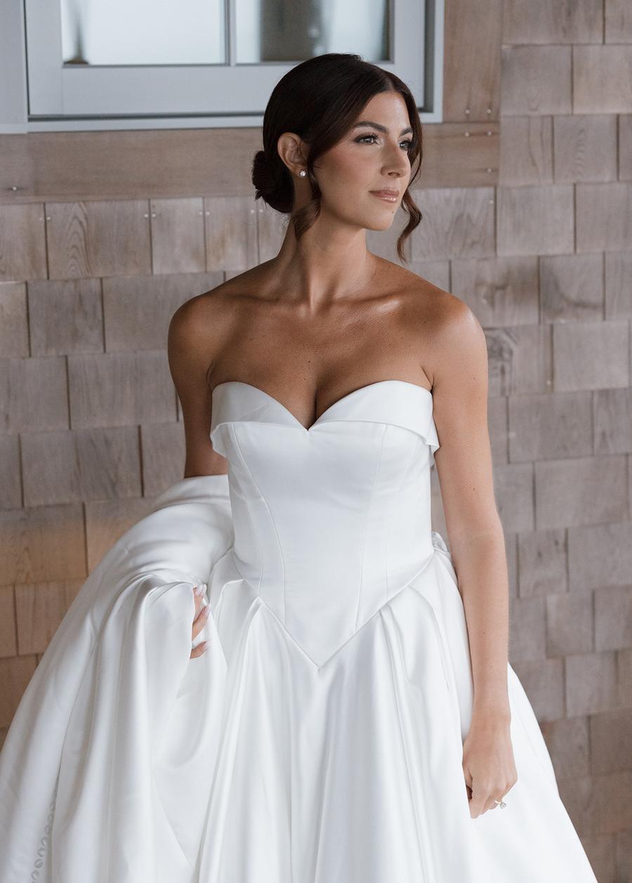Francesca Mariano of 'Chicks in the Office' Ties the Knot in a Timeless ...