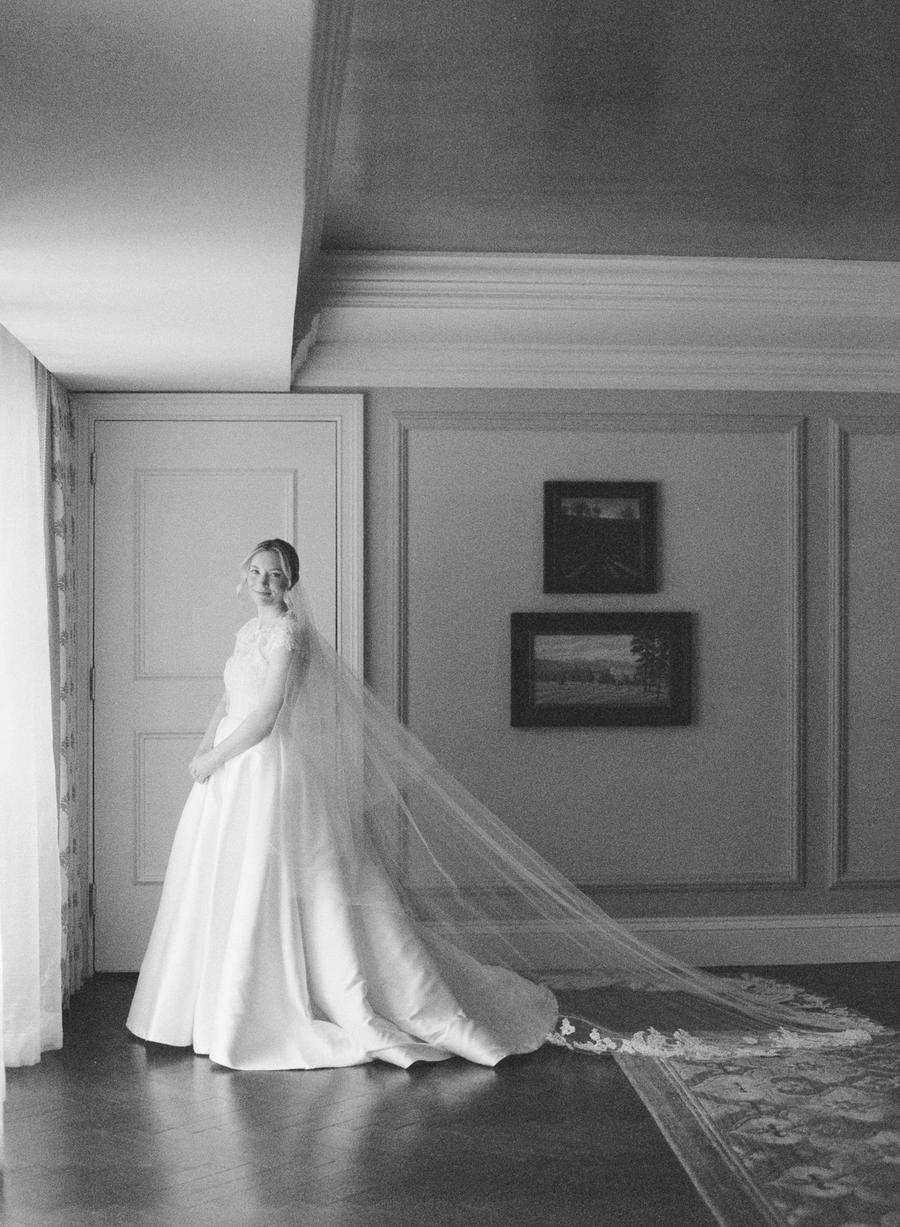 Refined Romance in the Mountains with Fresh Florals and a Custom Lounge ...