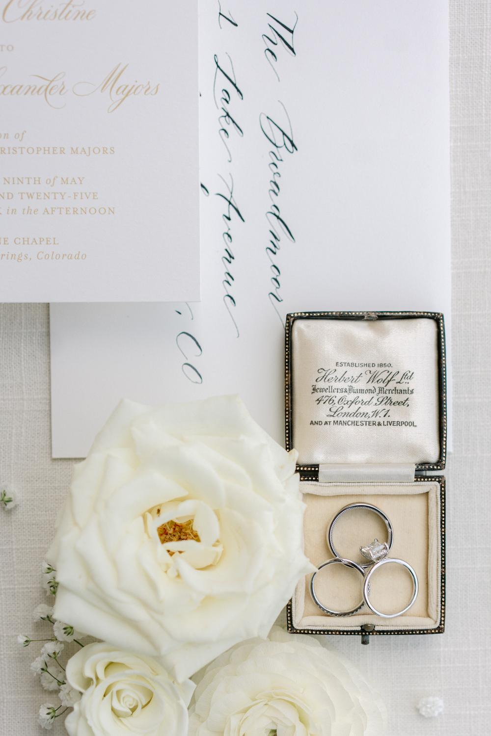 Refined Romance in the Mountains with Fresh Florals and a Custom Lounge ...