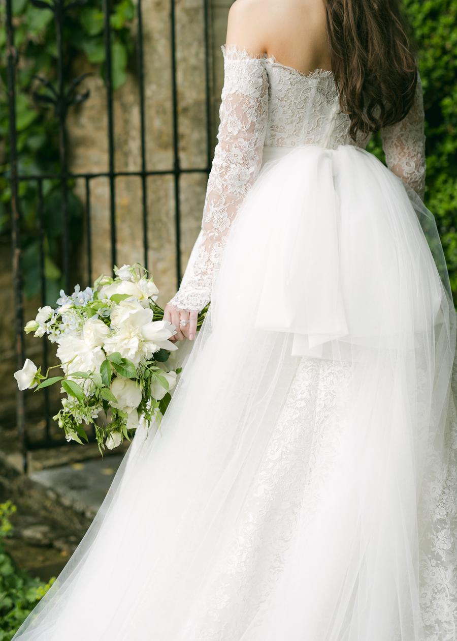 A Cornwell Manor Wedding Designed with Classic Romance and a Lush ...