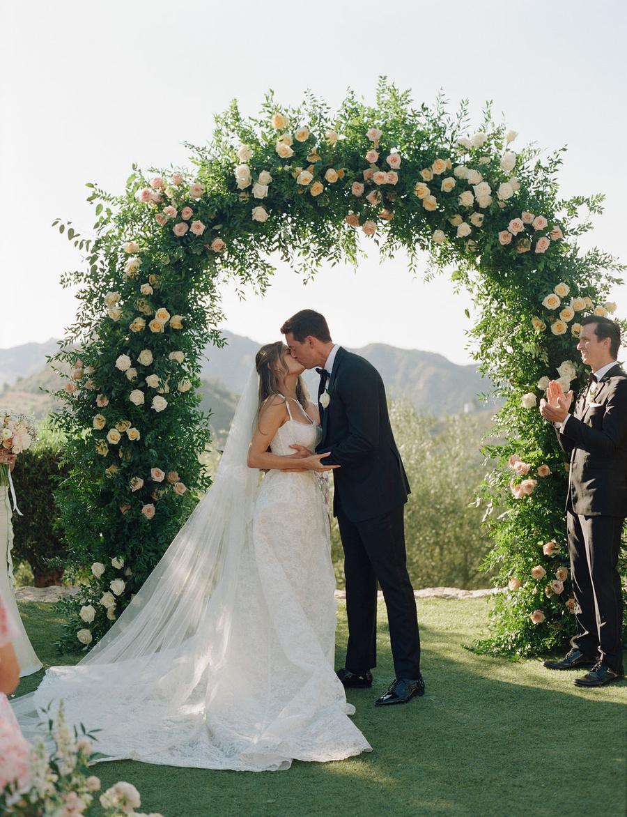 Former MLB Star Luke Farrell Marries Bay Area Anchor Rachael Maurer in ...