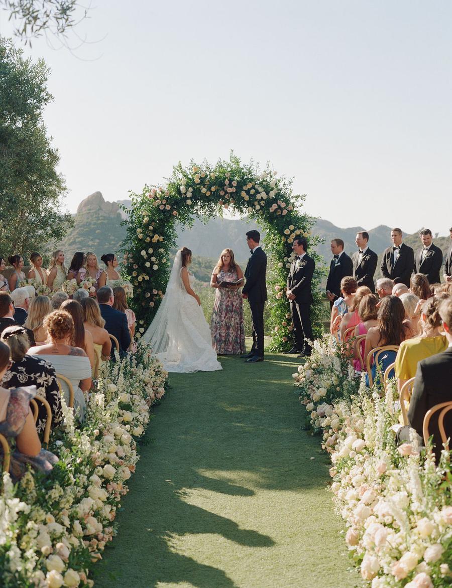 Former MLB Star Luke Farrell Marries Bay Area Anchor Rachael Maurer in ...