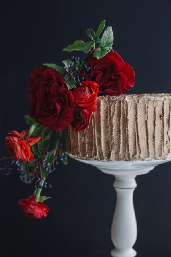 Decorating Cakes with Real Flowers